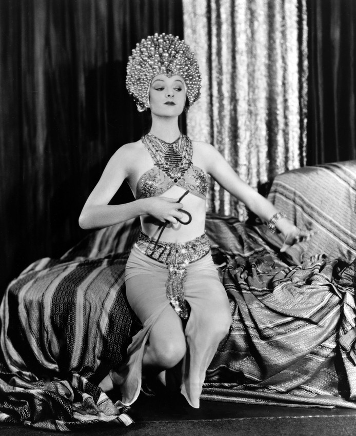 Myrna Loy 16x20 Poster sexy in Cleopatra costume - Photographs