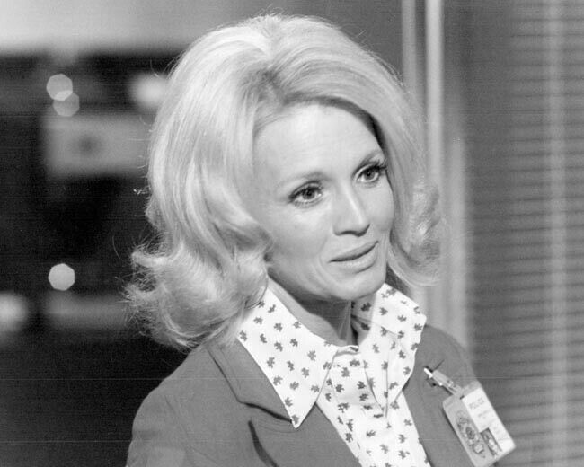 Angie Dickinson as Pepper Anderson with police ID badge Police Woman ...