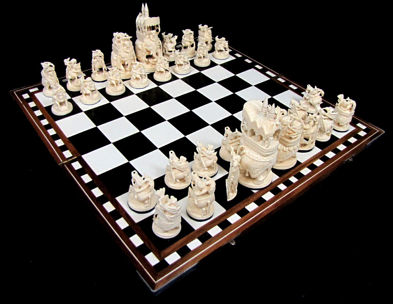 ANTIQUE 1900's LARGE HANDCRAFTED CARVED INDIAN IVORY CHESS SET RARE - Other