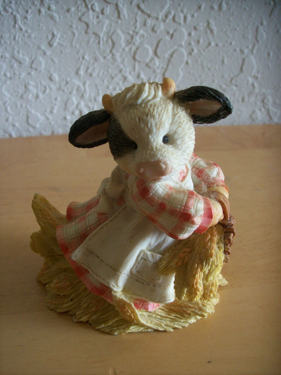 1993 Mary Moo Moo’s “Outstanding in Your Own Field” Figurine ...