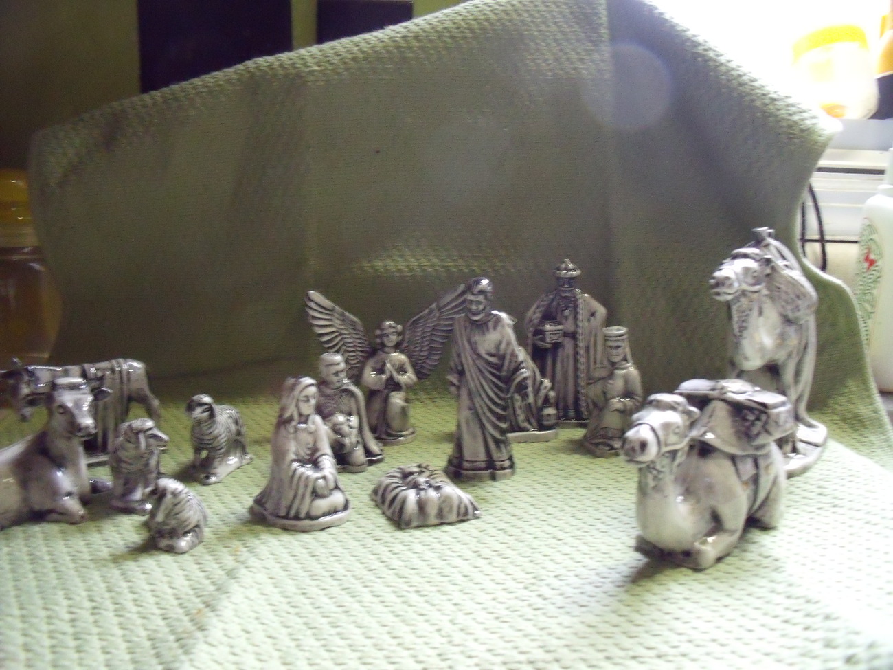 Nativity Set of 16 Pieces-Ceramic Vintage - Holiday & Seasonal