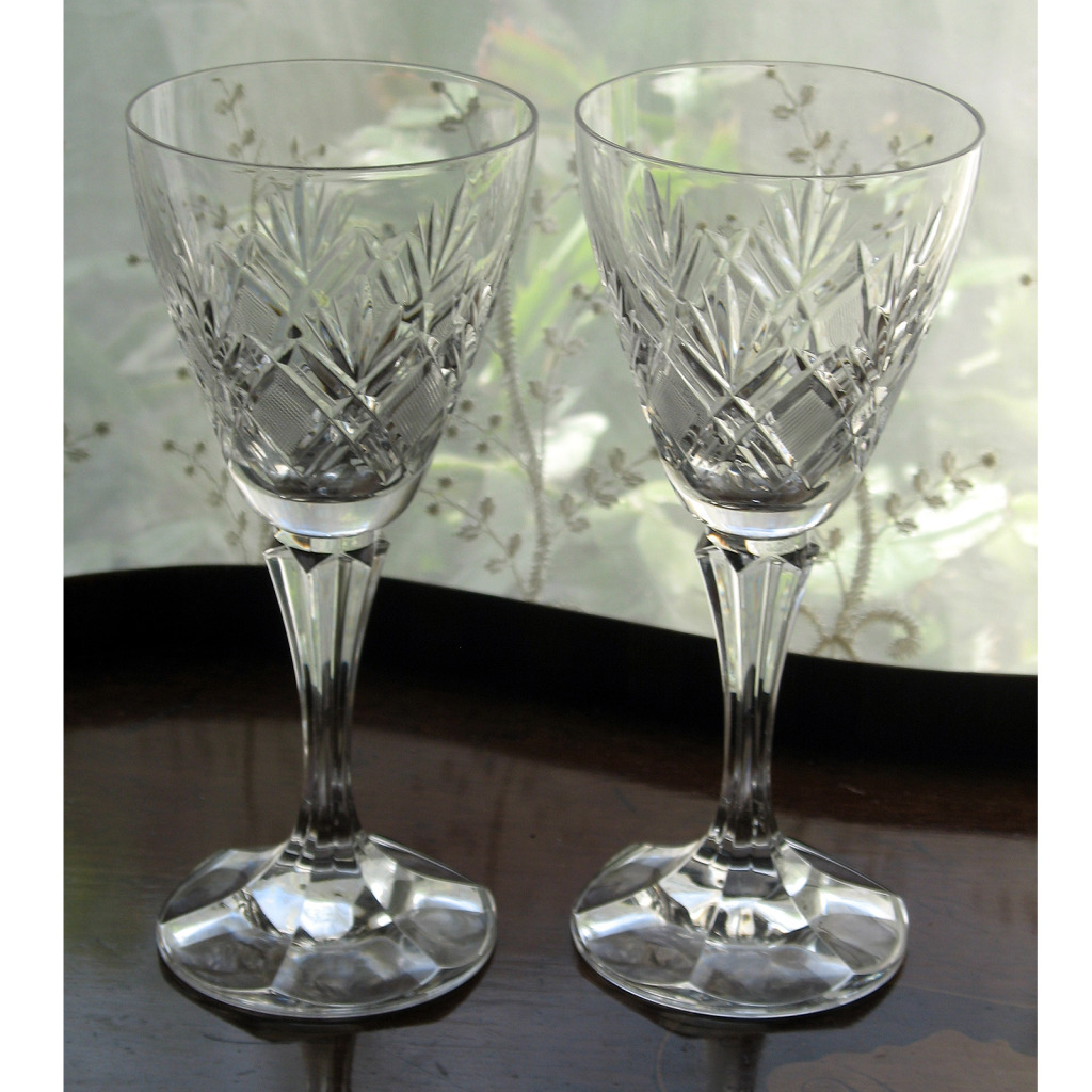 A vintage pair of good quality crystal cut glass Wine Glasses - Cut Glass