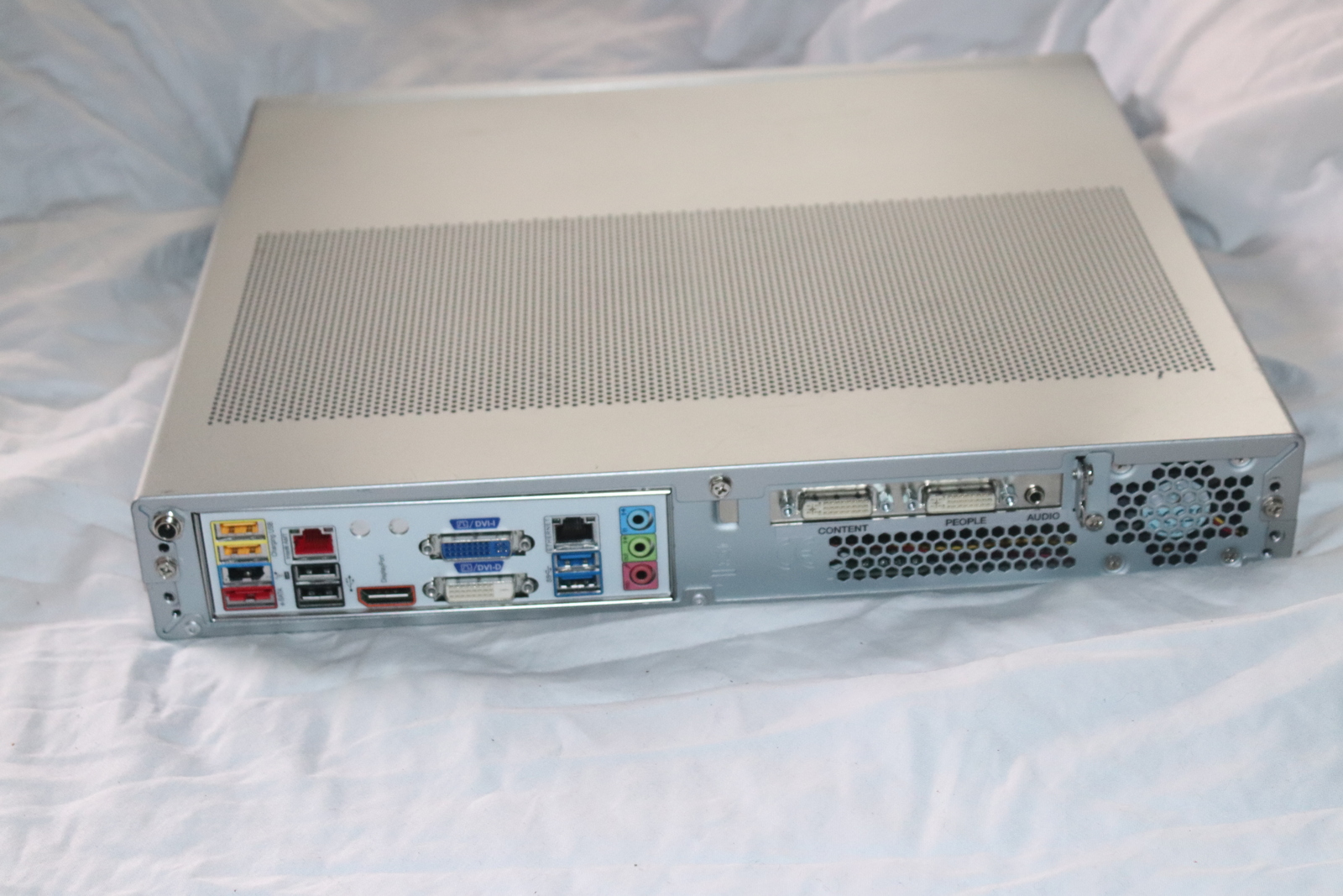 Polycom RealPresence Capture Station Pro rpcap-pro 2201-75500-000 Main ...