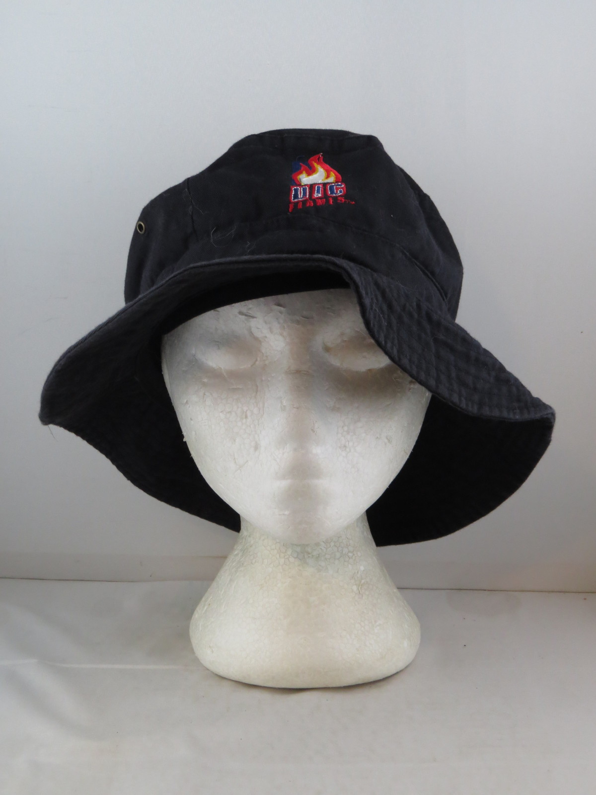 UIC Flames Bucket Hat (VTG) - Black Stitched In Logo - Adult Size XL ...