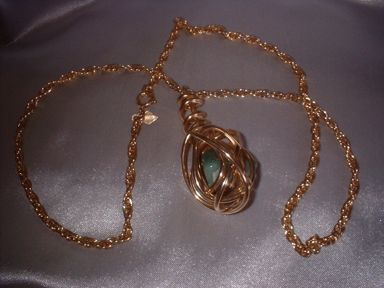 Vintage Jewelry Sarah Coventry Chain Jade Pendant - Jewelry & Watches