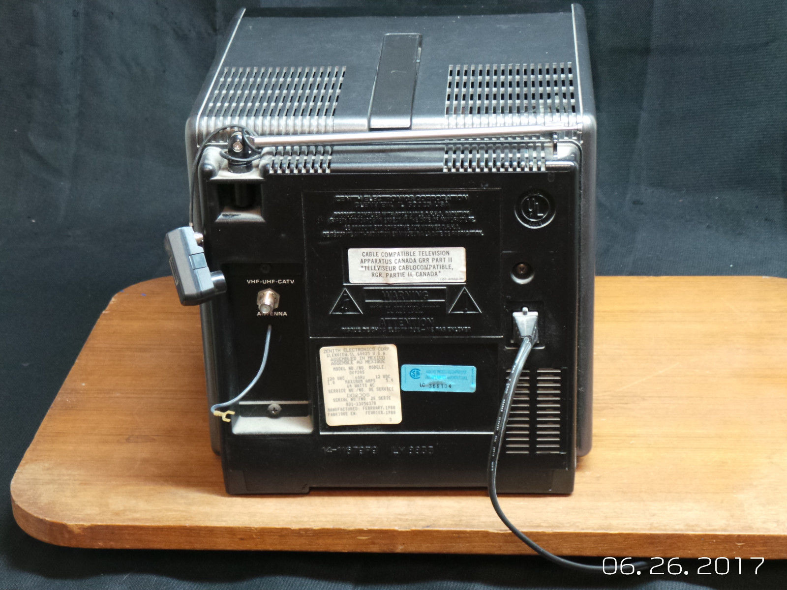 Vintage Color Tv Zenith 9 Inch 9" Portable Ac Dc Tested Model D0930S ...