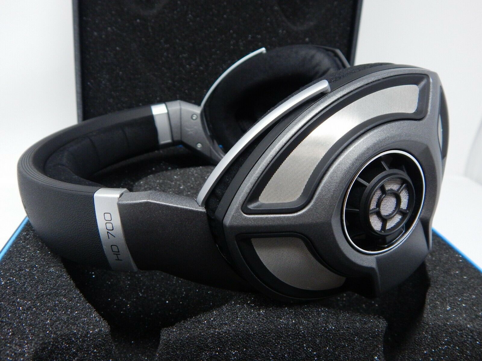 Used Sennheiser HD 700 Headphones for Sale | HifiShark.com