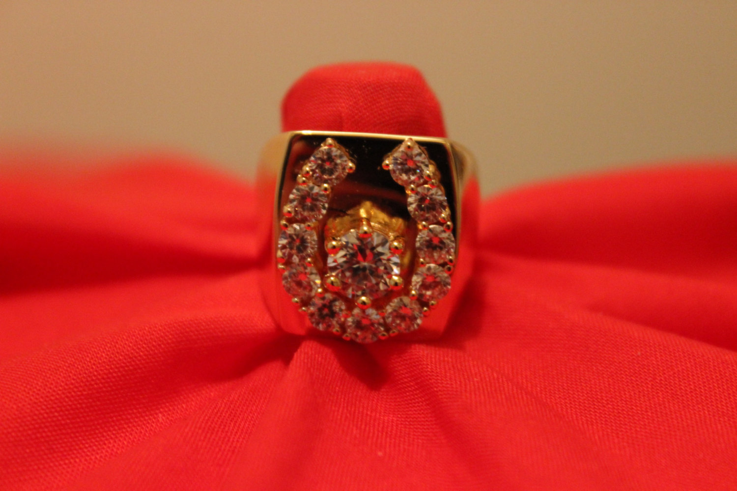 KINgs Horseshoe Ring-ELVIS PRESLEY Aloha from Hawaii Ring - Rings