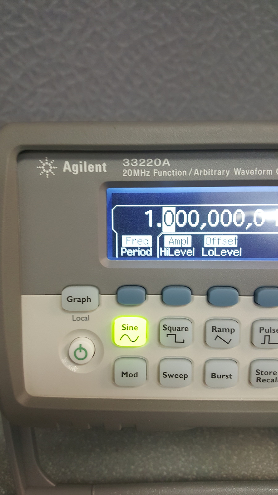 Agilent 33220A Function / Arbitrary Waveform Generator, 20 MHz ... Agilent 33220A Function / Arbitrary Waveform Generator, 20 MHz ...