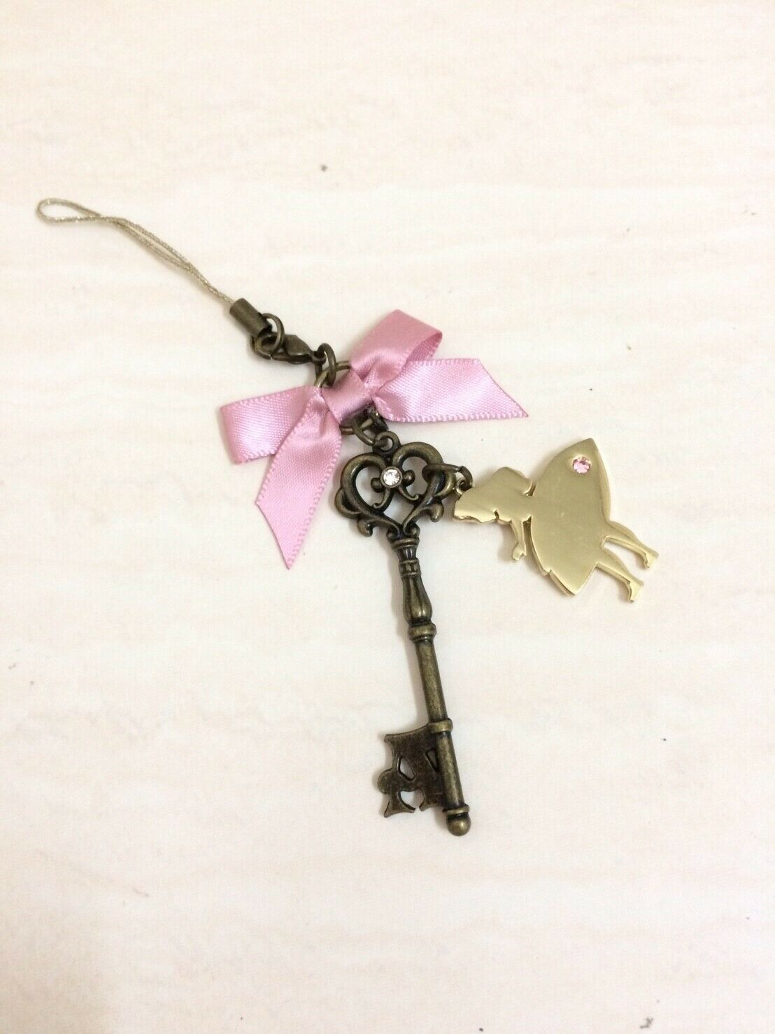 Disney Alice In Wonderland Key Keychain. Pretty Theme. RARE - Keychains