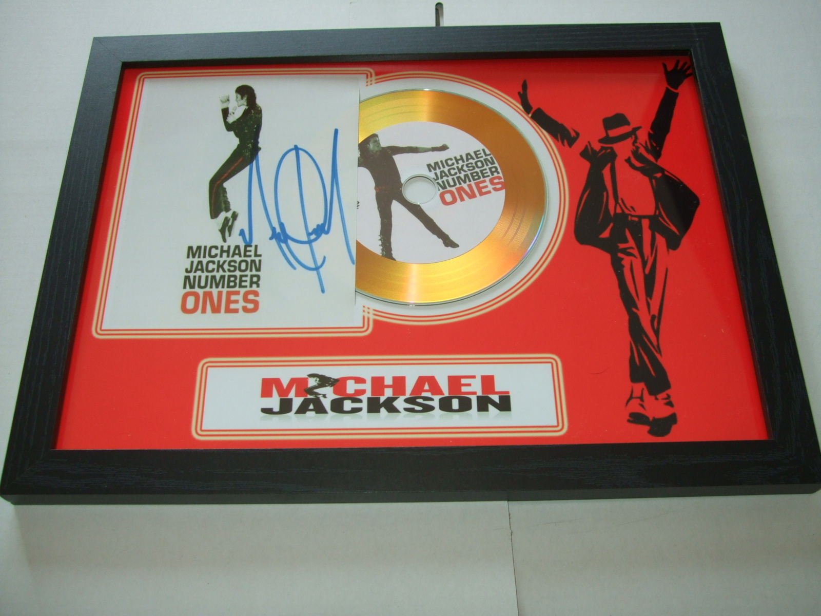 MICHAEL JACKSON signed disc - CDs