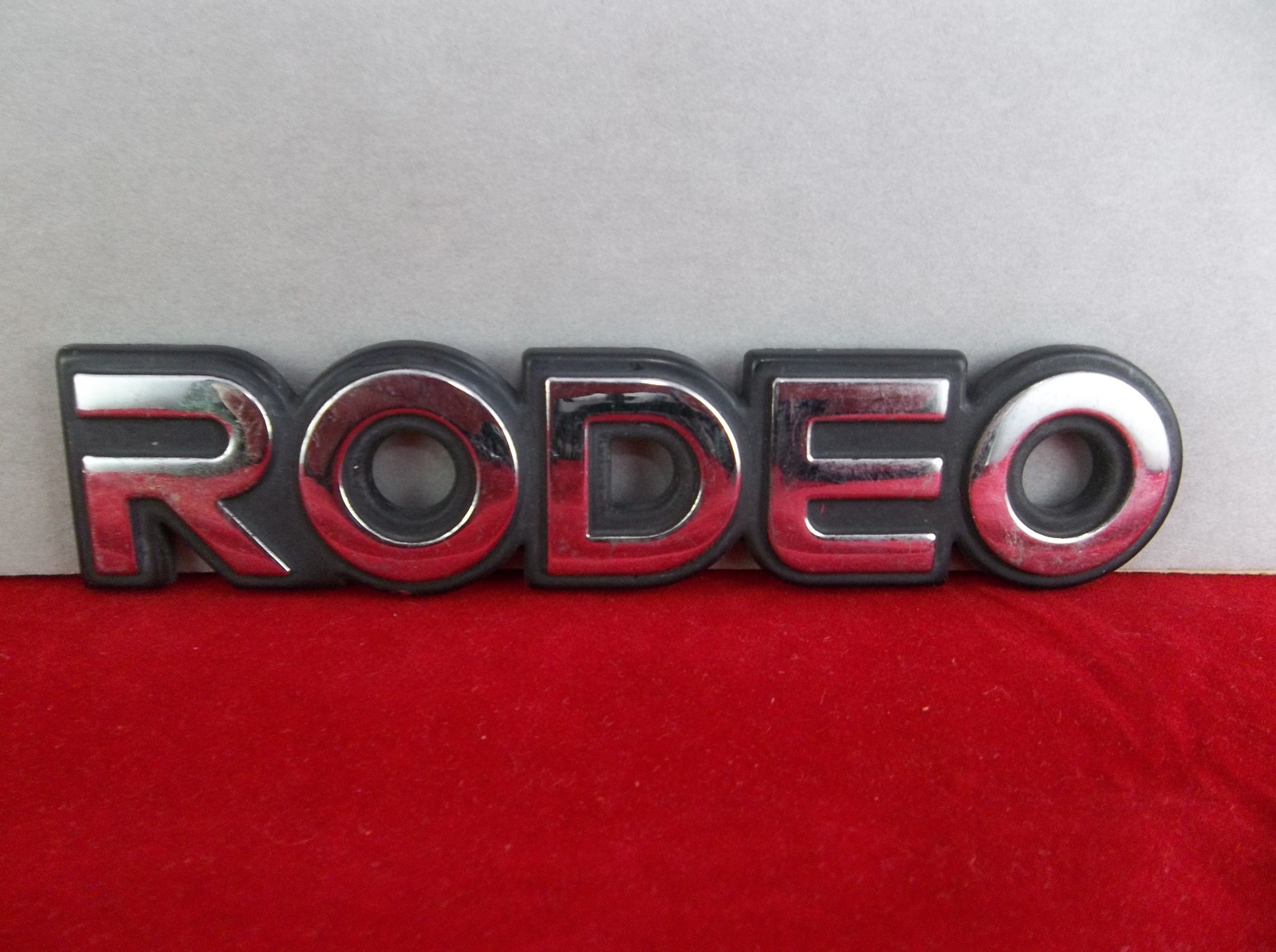 1991-1997 Isuzu "Rodeo" Door Fender Emblem OEM DMF03200 - Emblems