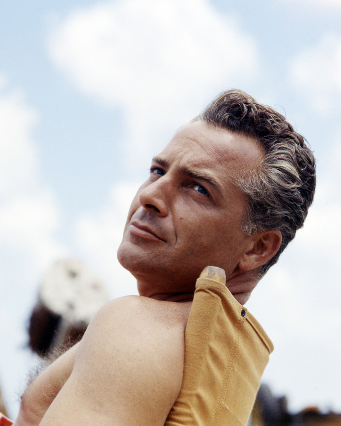 Rossano Brazzi 8x10 Photo beefcake pose bare chested - Photographs