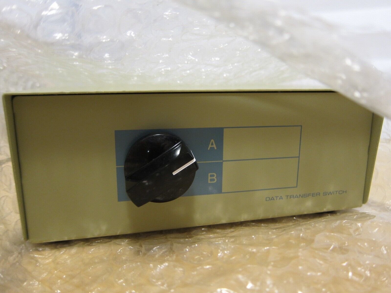 DB9 Female 2 Way Data Transfer Switch Box Rotary Type RS-232 D-Sub 9 ...