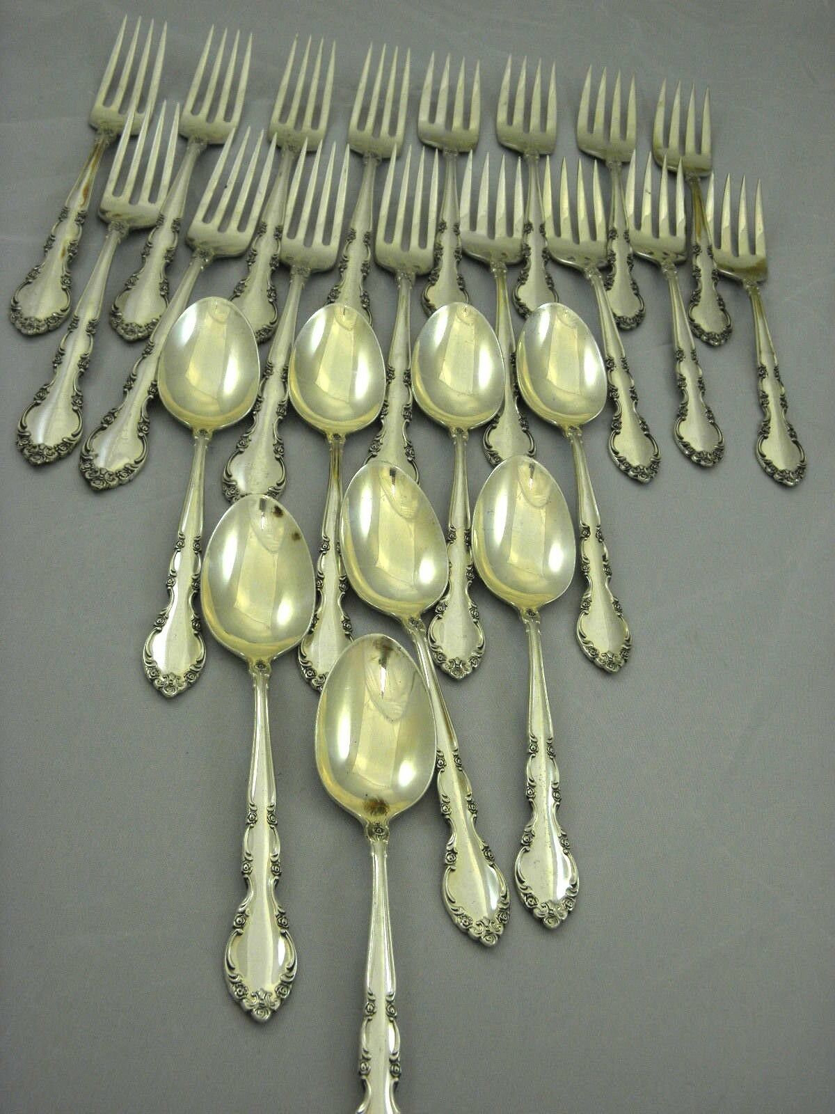 ONEIDA HEIRLOOM STERLING FLATWARE GRANDEUR PATTERN 24 PC - Flatware ...
