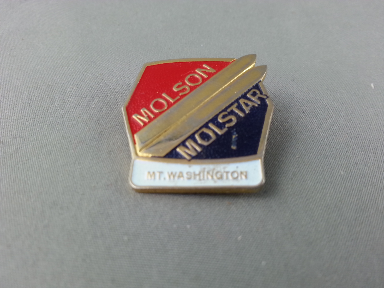Molson Beer - Molstar Pin (1979) - Gold Finisher - Mount Washington BC ...