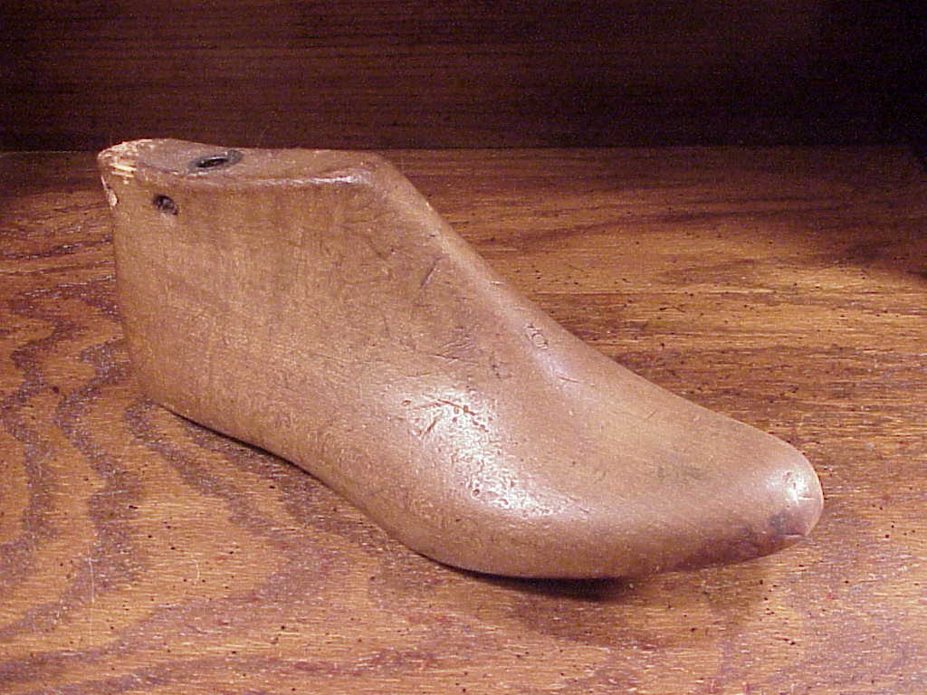 Vintage Wooden Right Foot Mold Shape, no. 6, wood - Primitives