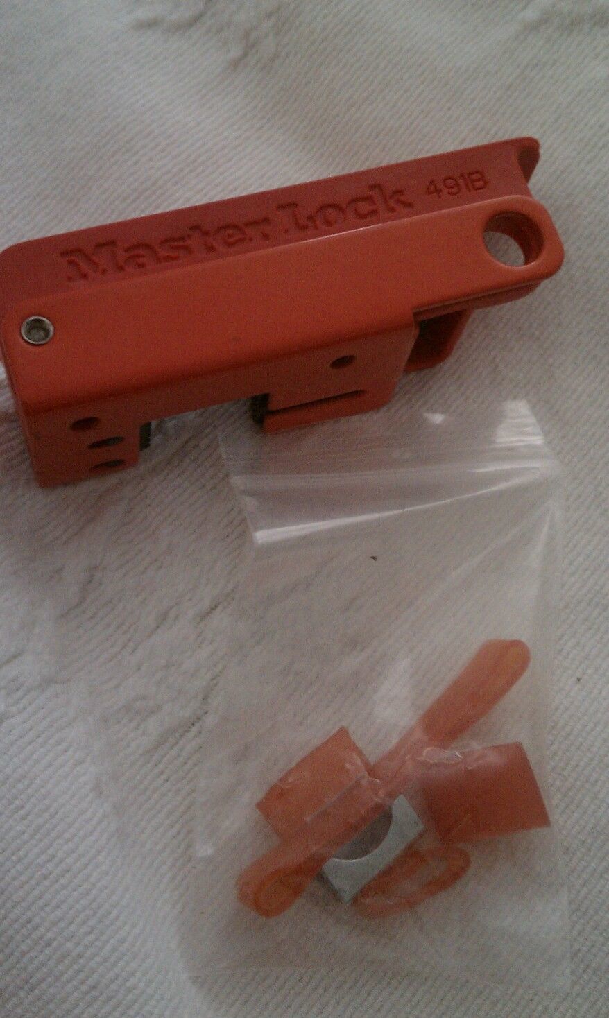 Master Lock 491B Grip Tight Circuit Breaker Lockout Tall Wide toggle ...