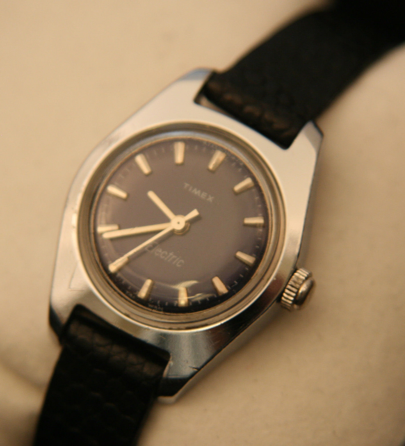 Ladies' vintage 1966 Timex electric wristwatch with new battery ...