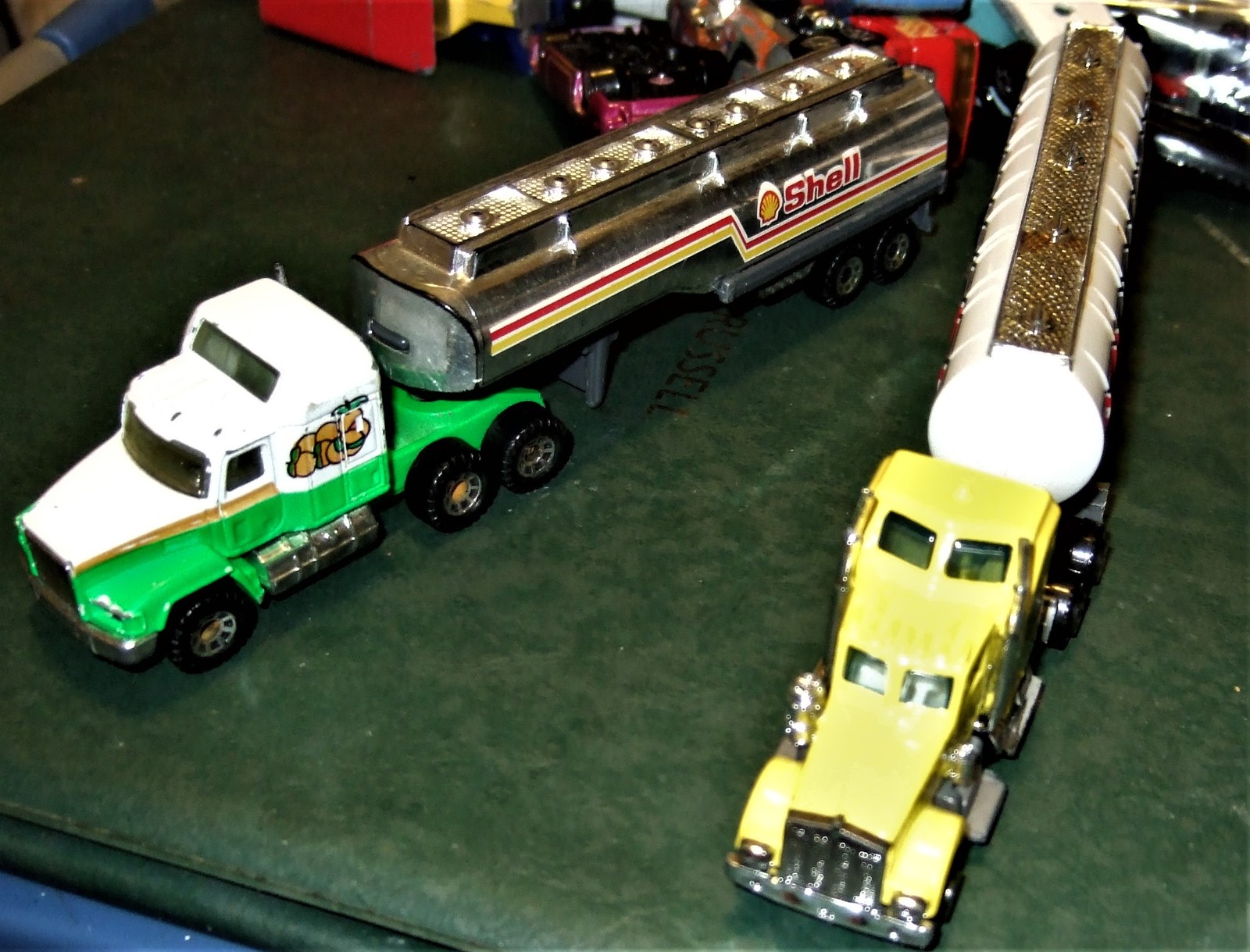Tanker Trucks - Set of 2 Trucks Shell and Exxon - Contemporary Manufacture