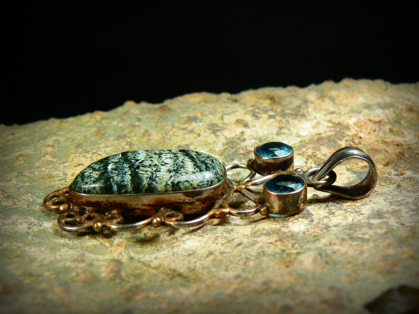 ANCIENT EGYPTIAN WOLF ENTITY Antique Chrysotile Pendant izida haunted ...