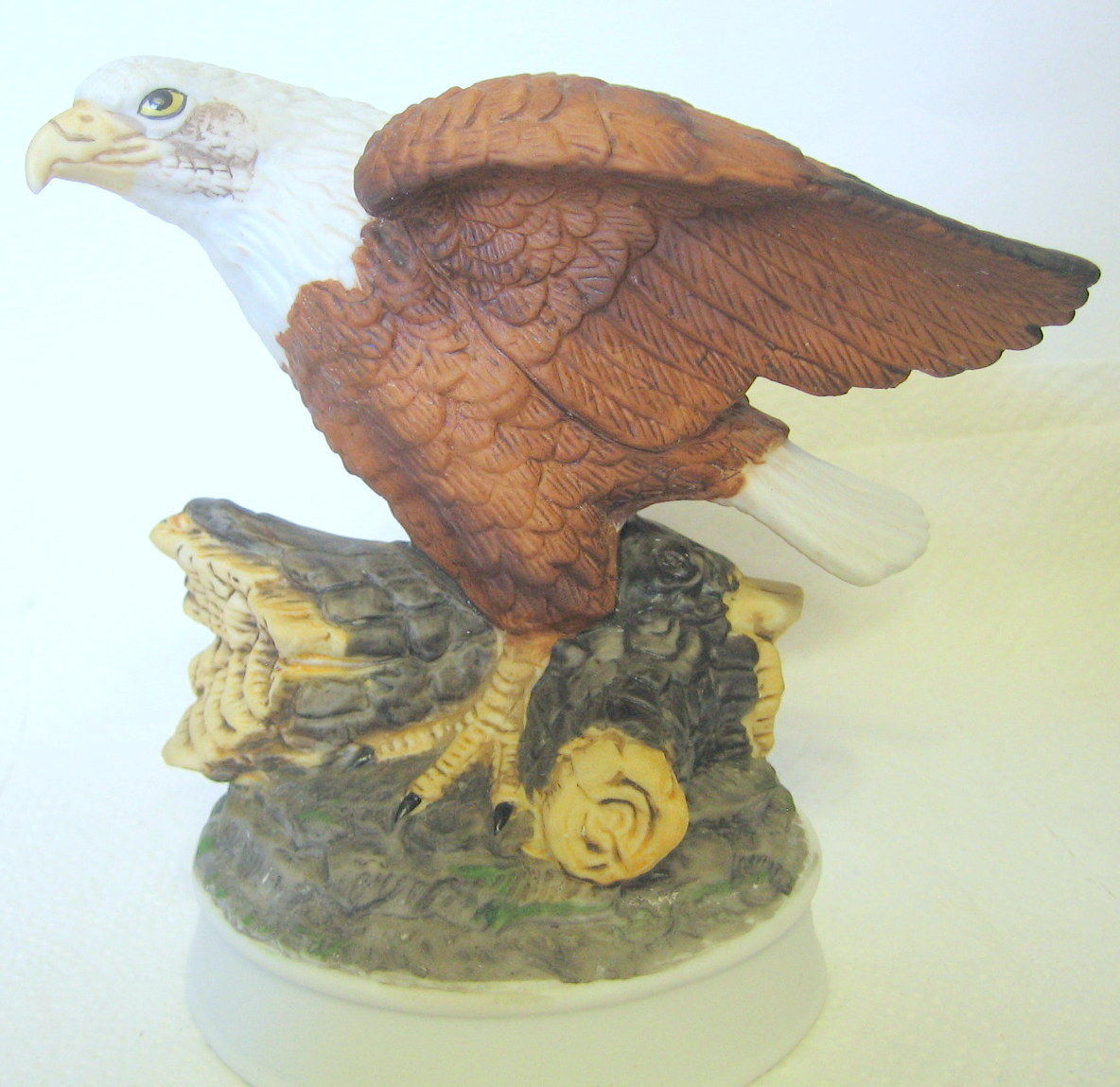 Royal Heritage Eagle Figurine Americana Collection Birds in Flight - Art