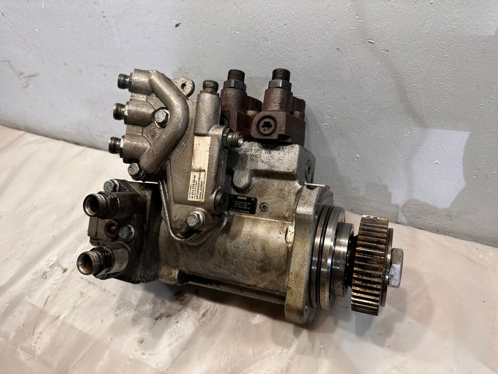 Detroit Diesel DD15 Engine Complete Bosch High Pressure Fuel Pump ...