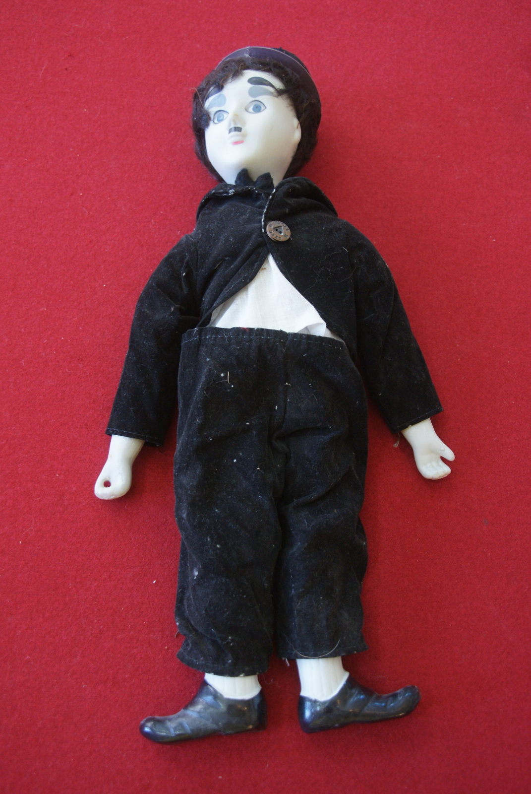 CHARLIE CHAPLIN PORCELAIN DOLL - Figures & Dolls