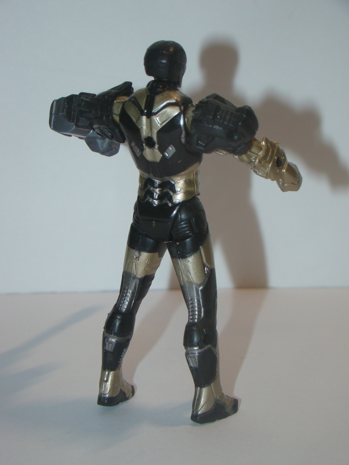 Hasbro - IRON MAN MARK 42 Action Figure - Comic Book Heroes