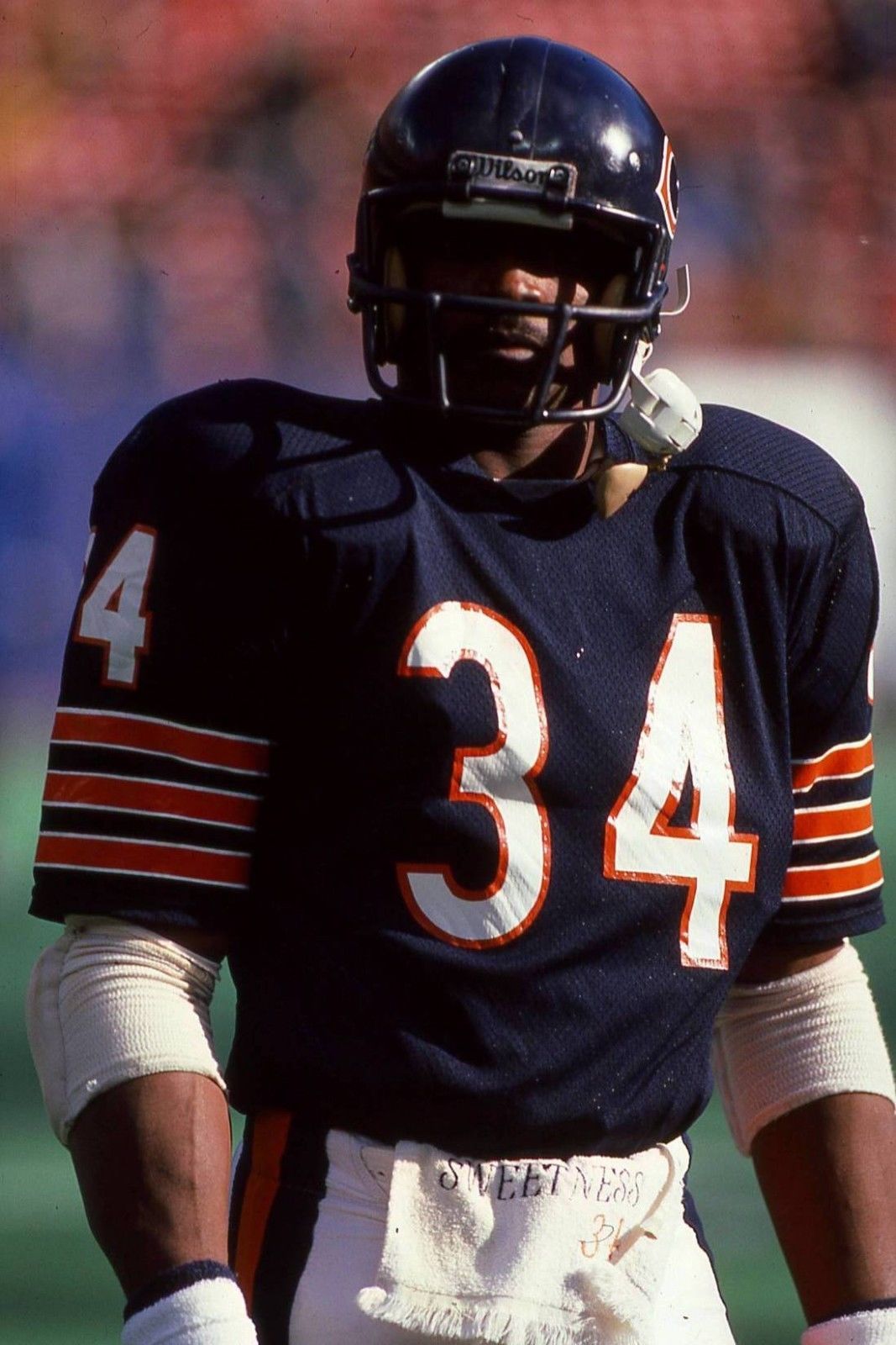 WALTER PAYTON-CHICAGO BEARS- HQ GLOSSY 20 X 30 COLOR POSTER #4 - Photos