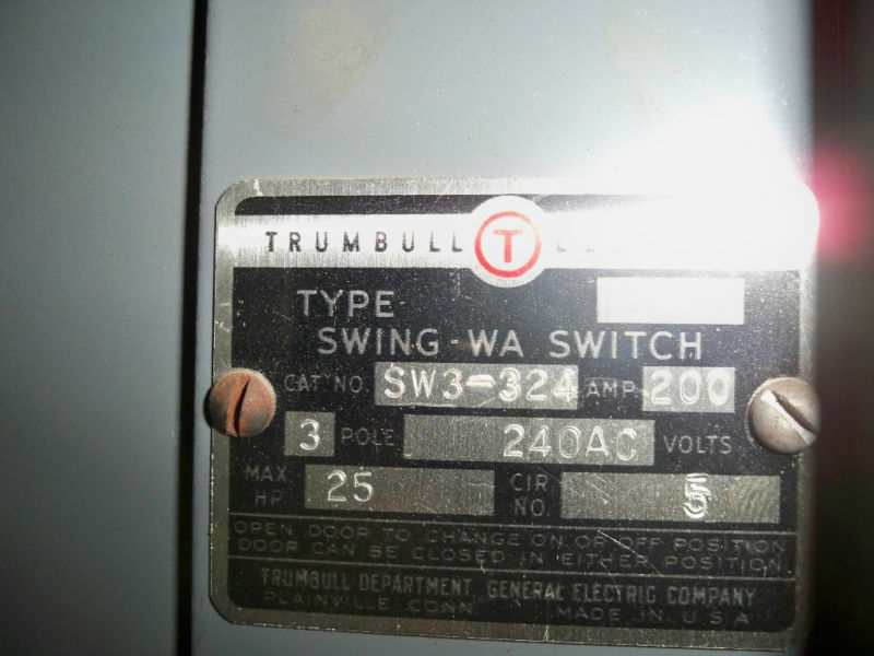 Trumbull Electric SW3-324 200A 3P 240V Type SW3 Fused Panelboard Swing ...