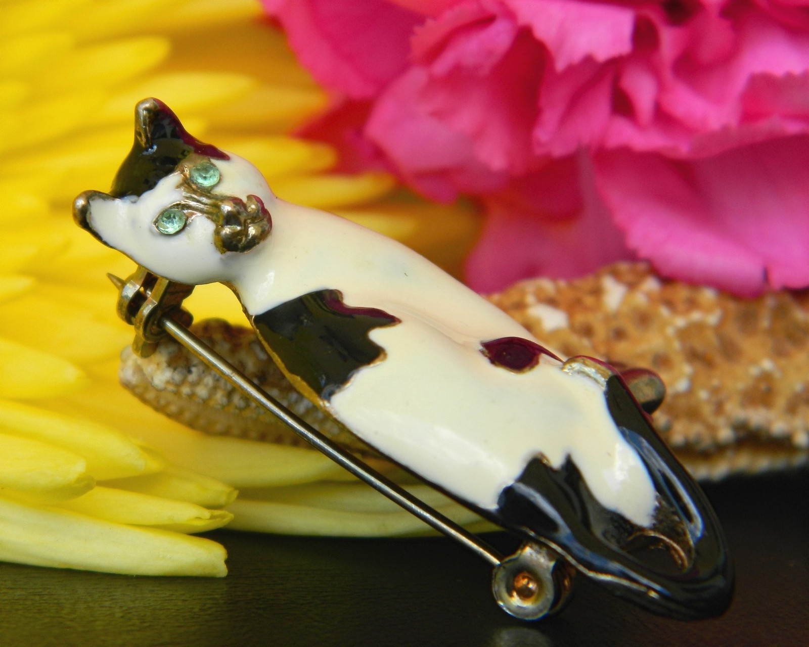 Vintage Cat Sitting Brooch Pin Enamel Black White Rhinestone Eyes ...