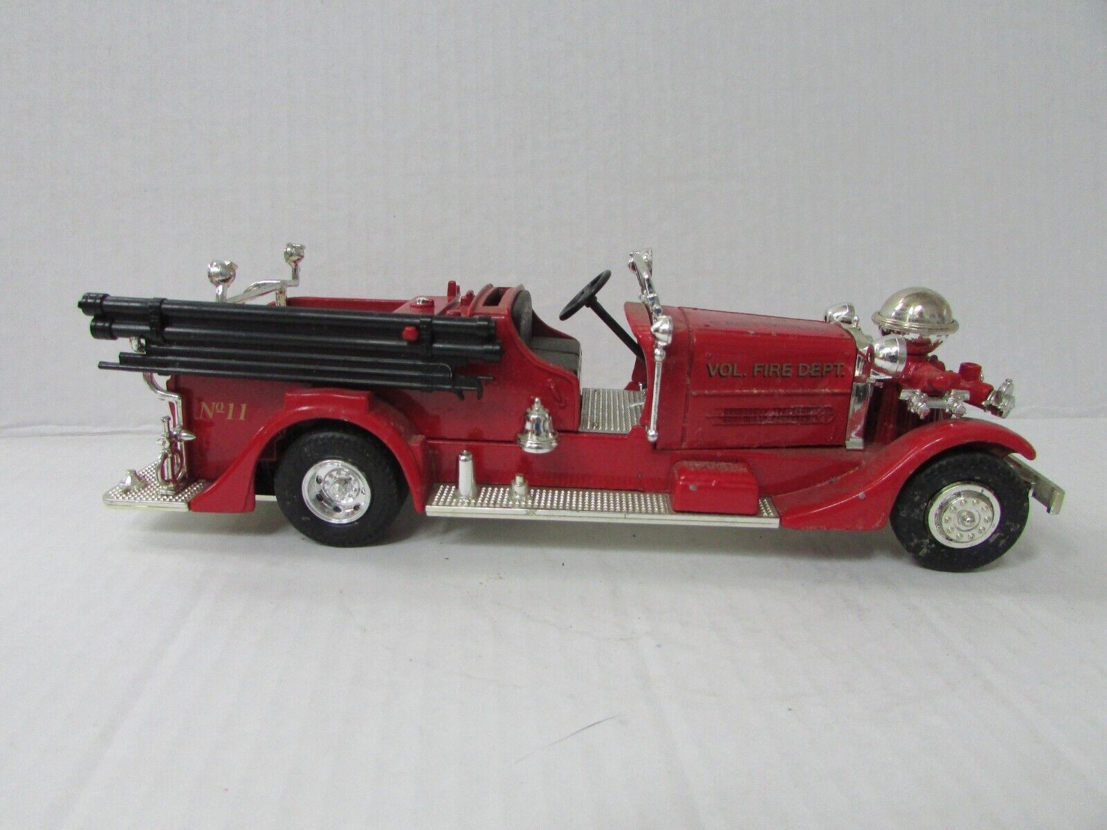 ERTL DIECAST 1938 AHRENS FOX MODEL HT FIRE TRUCK 9"L EASTWOOD FD NO.11 ...