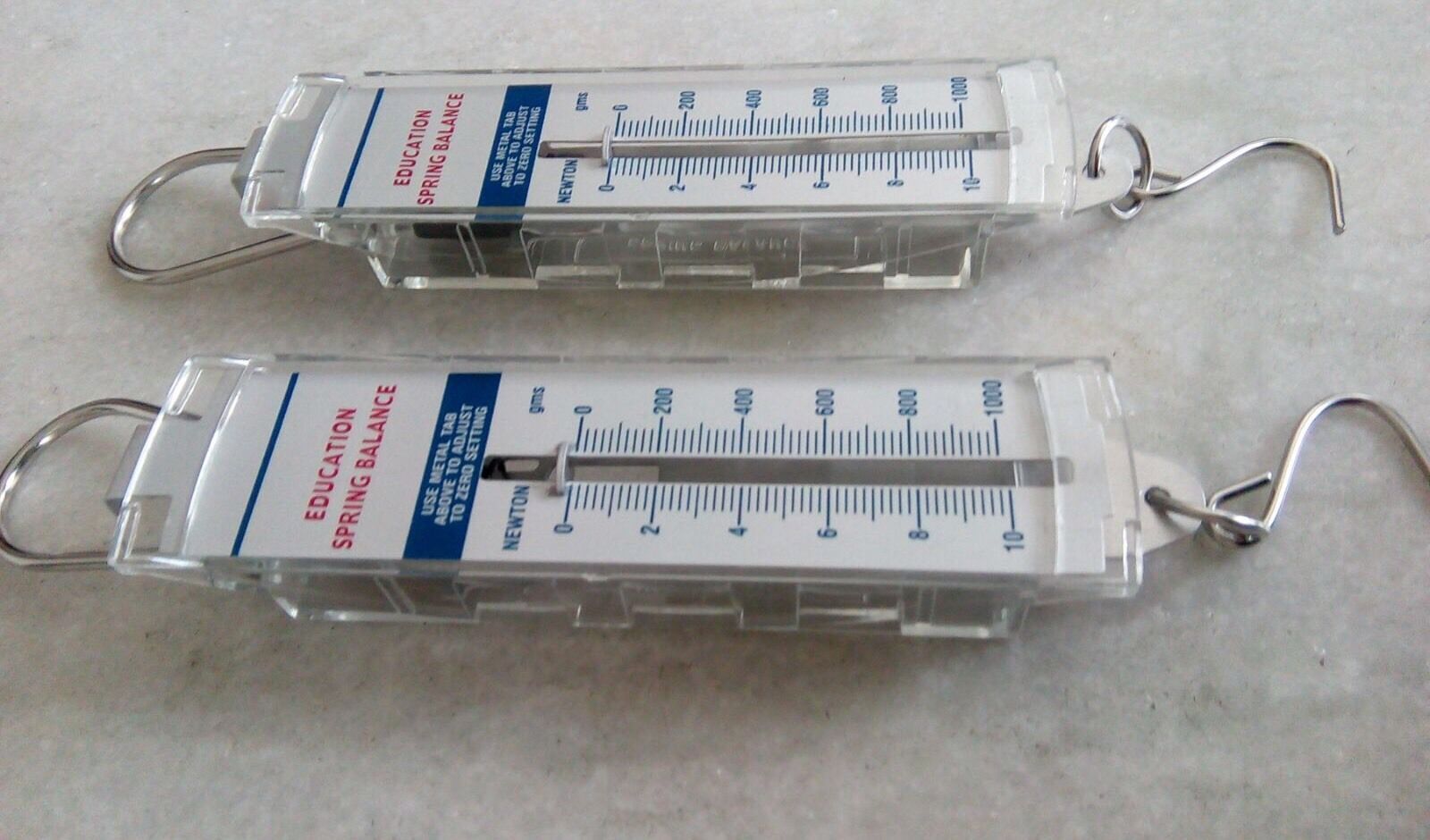 Metric / Newton Spring Scale 1000gm x 10N Grams & Newtons Educational ...