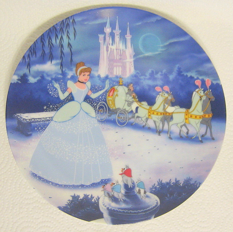 Cinderella Plate Disney Treasured Moments Limited Edition 1544H - Plates
