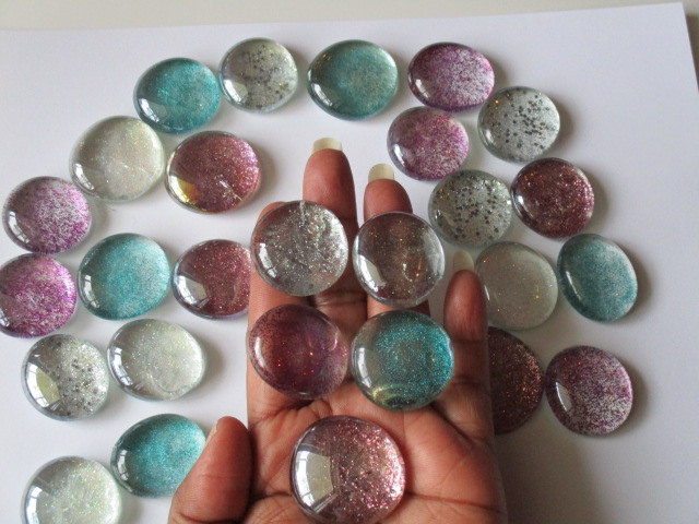 200 Assorted Round Flat Back Glass Glittered Gems And Glow In The Dark