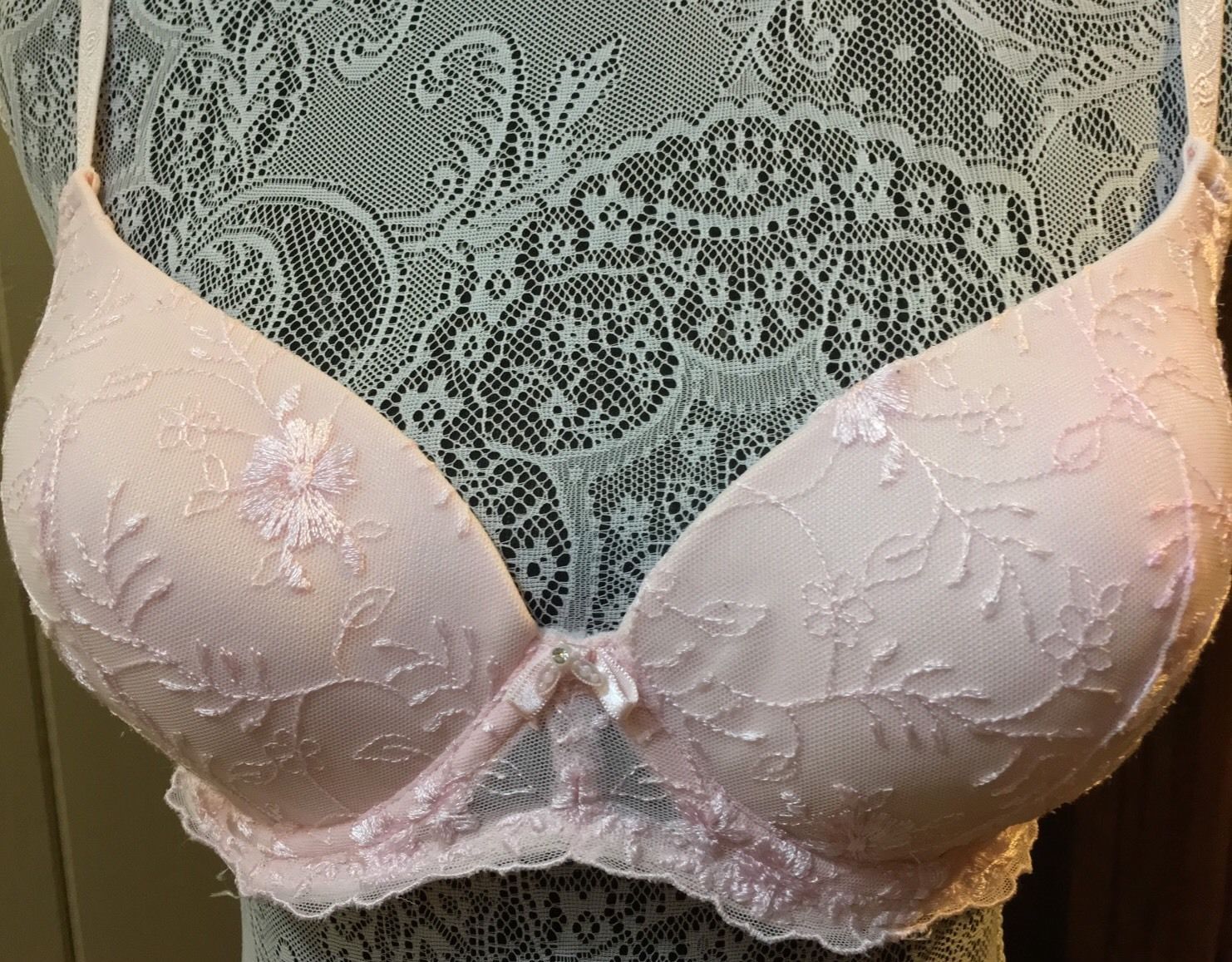 Pink Underwire Lace Bra Size 36c Vassarette Euc Bras And Bra Sets