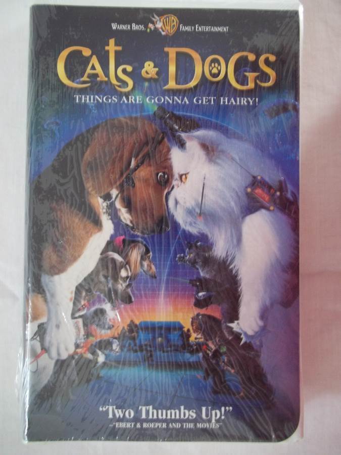 CATS & DOGS Warner Bros. VHS - BRAND NEW Clam Shell-#21253 - VHS Tapes