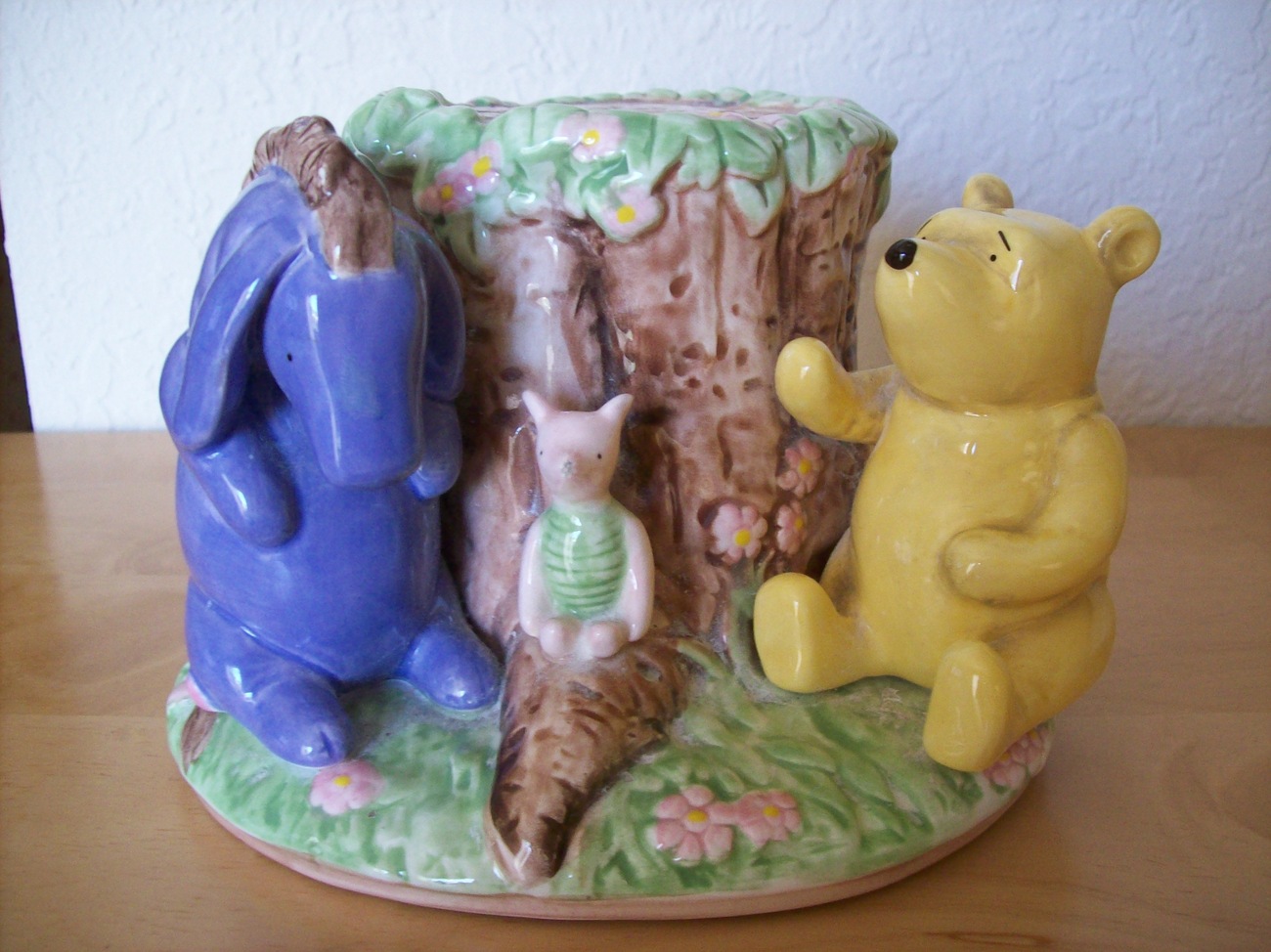 Disney Classic Winnie the Pooh Ceramic Toothbrush Holder - Winnie the Pooh