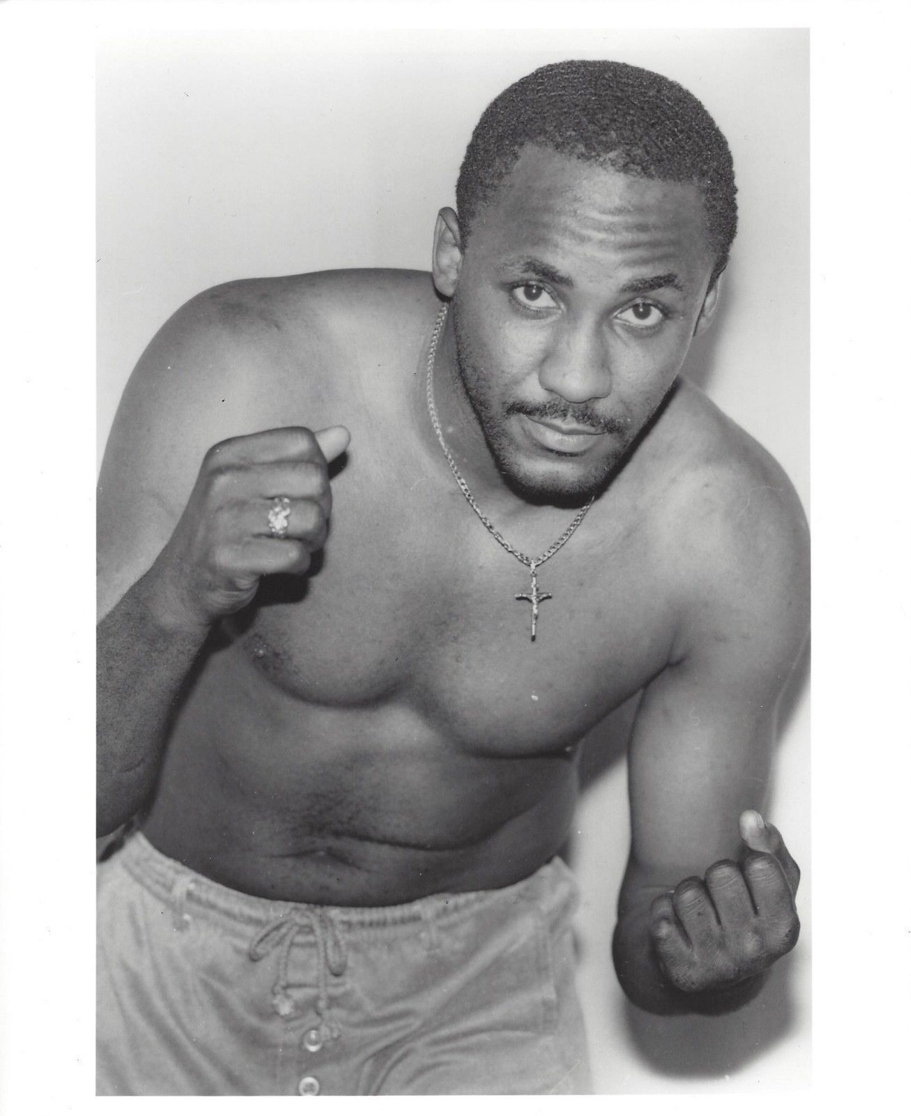 MIKE McCALLUM 8X10 PHOTO BOXING PICTURE - Boxing