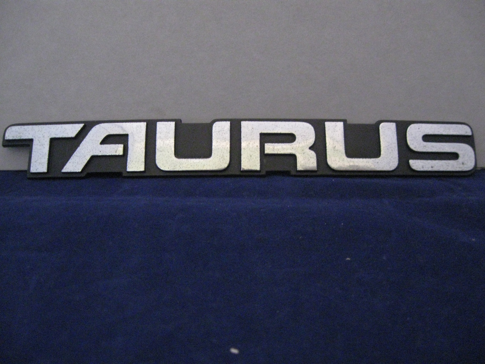 1992-1995 Ford "Taurus" Plastic Trunk Lift Gate Script Emblem - Emblems