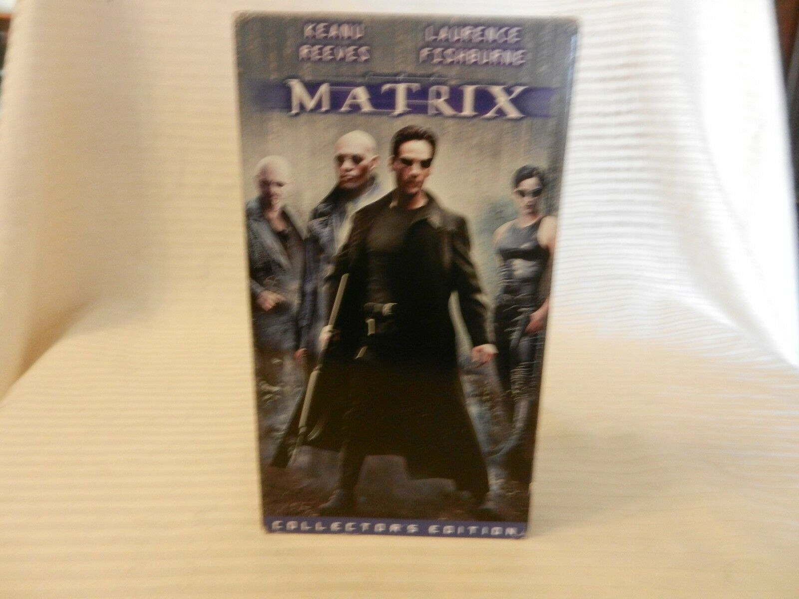 The Matrix (VHS, 1999, Collectors Edition) Keanu Reeves, Laurence ...