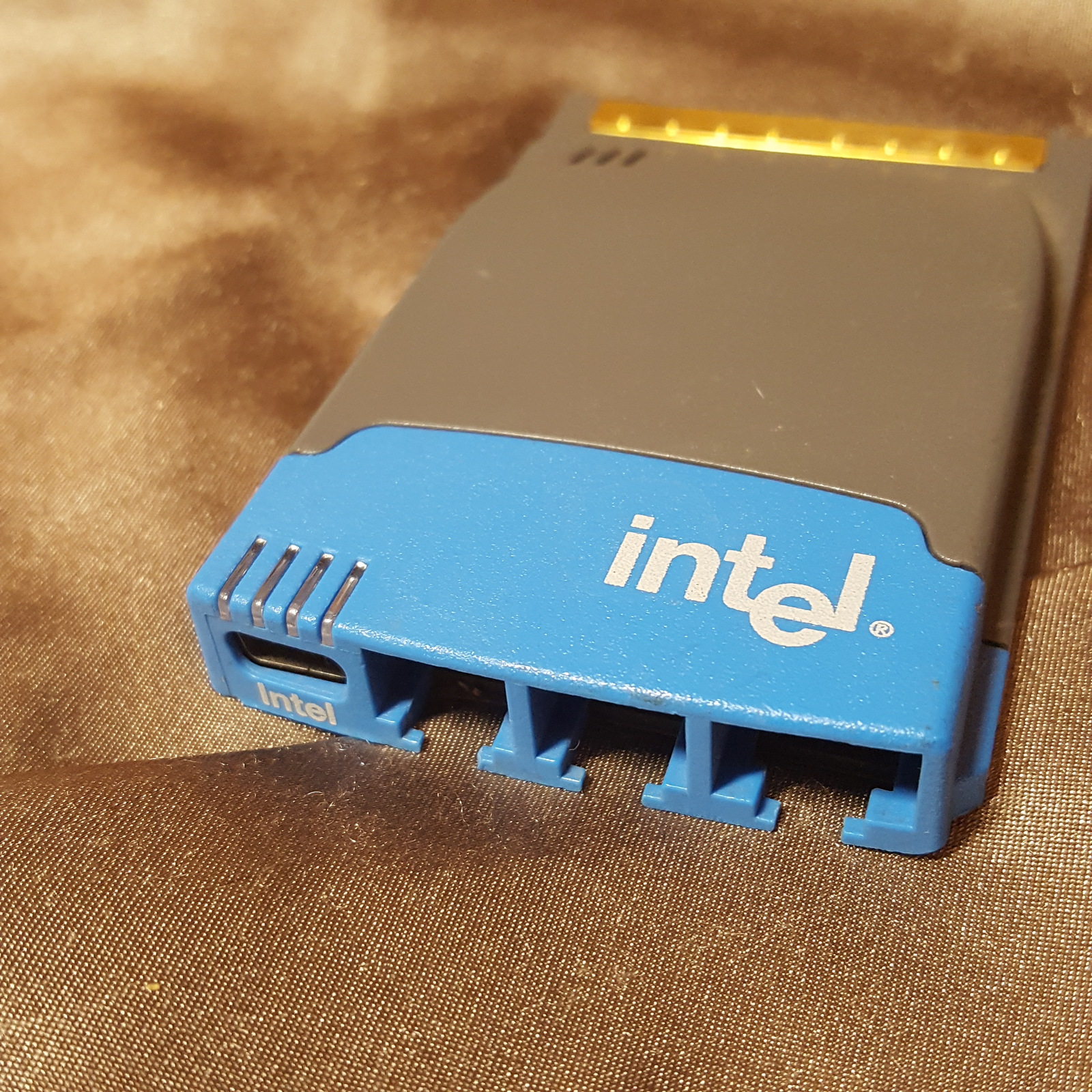 Intel PRO/100 LAN+ Modem 56 Cardbus 2 MBLA3456 - Interface/Add-On Cards