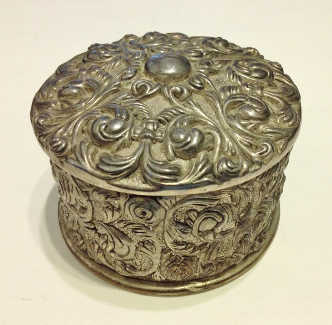 Ornate Round Silver Metal Trinket Jewelry Box Vintage Scroll Velvet ...