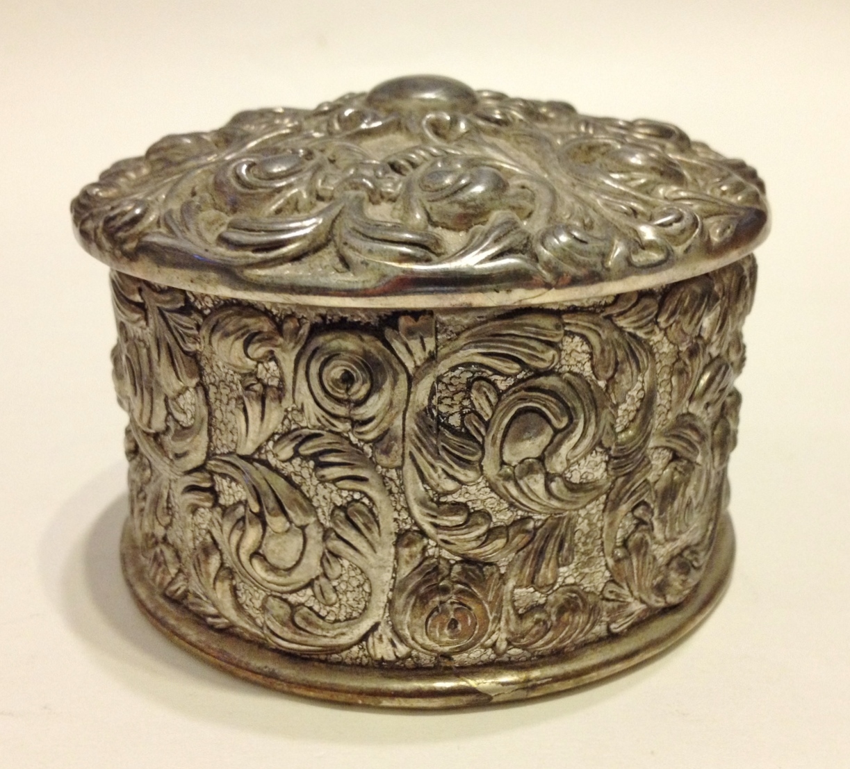 Ornate Round Silver Metal Trinket Jewelry Box Vintage Scroll Velvet ...