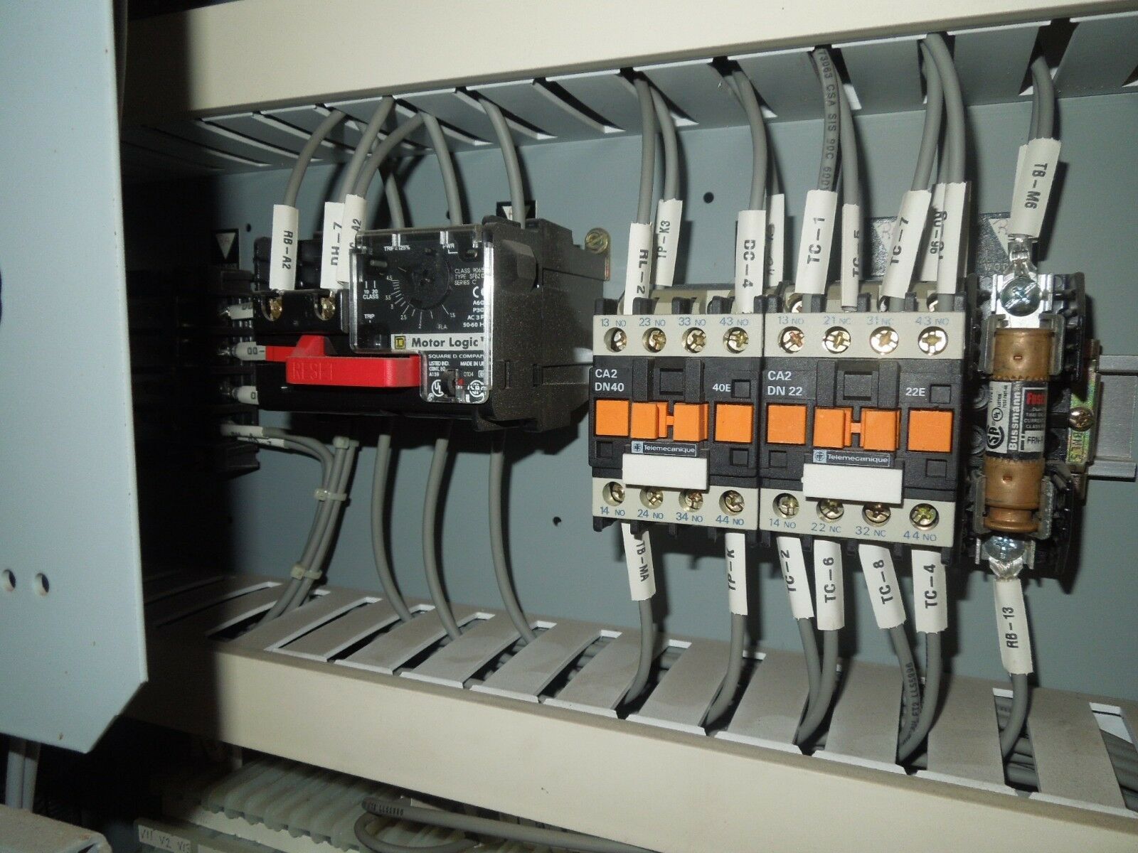 Square D Iso-Flex Model 4 SG24D 360A 5.0KV Medium Voltage Controller ...