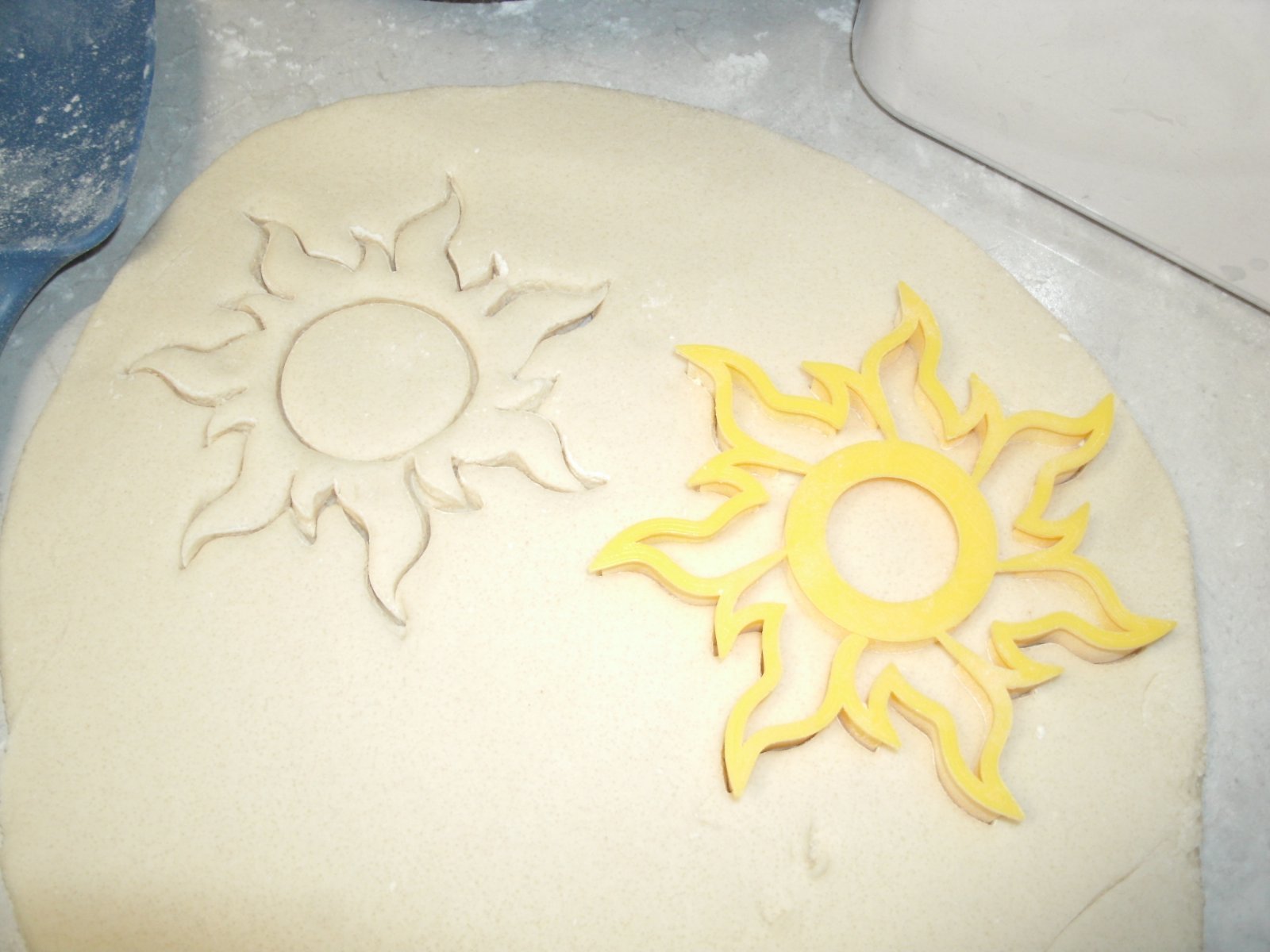 Tangled Sun Disney Rapunzel Symbol Hope Light Cookie Cutter 3D Printed ...