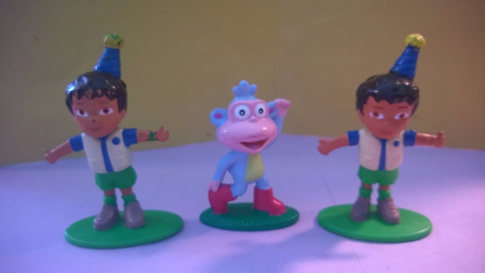 2 1/2" Dora the Explorer Boots & Diego Set (3 pieces) - Action Figures