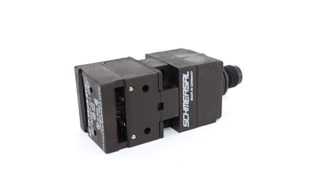 NEW SCHMERSAL AZ 17-02ZRK-ST SAFETY SWITCH W/ AZ 17/170-B1 KEY - Other ...