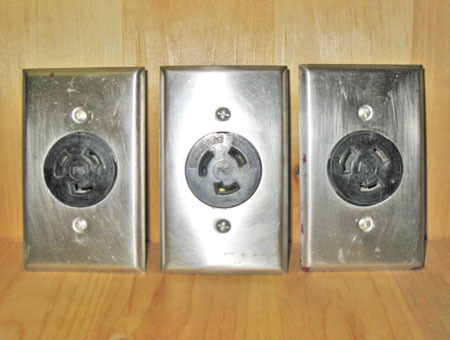 20 AMP 250 VOLT TWIST LOCKING RECEPTACLE w/STEEL PLATE (NEMA L6-20R, 2P ...